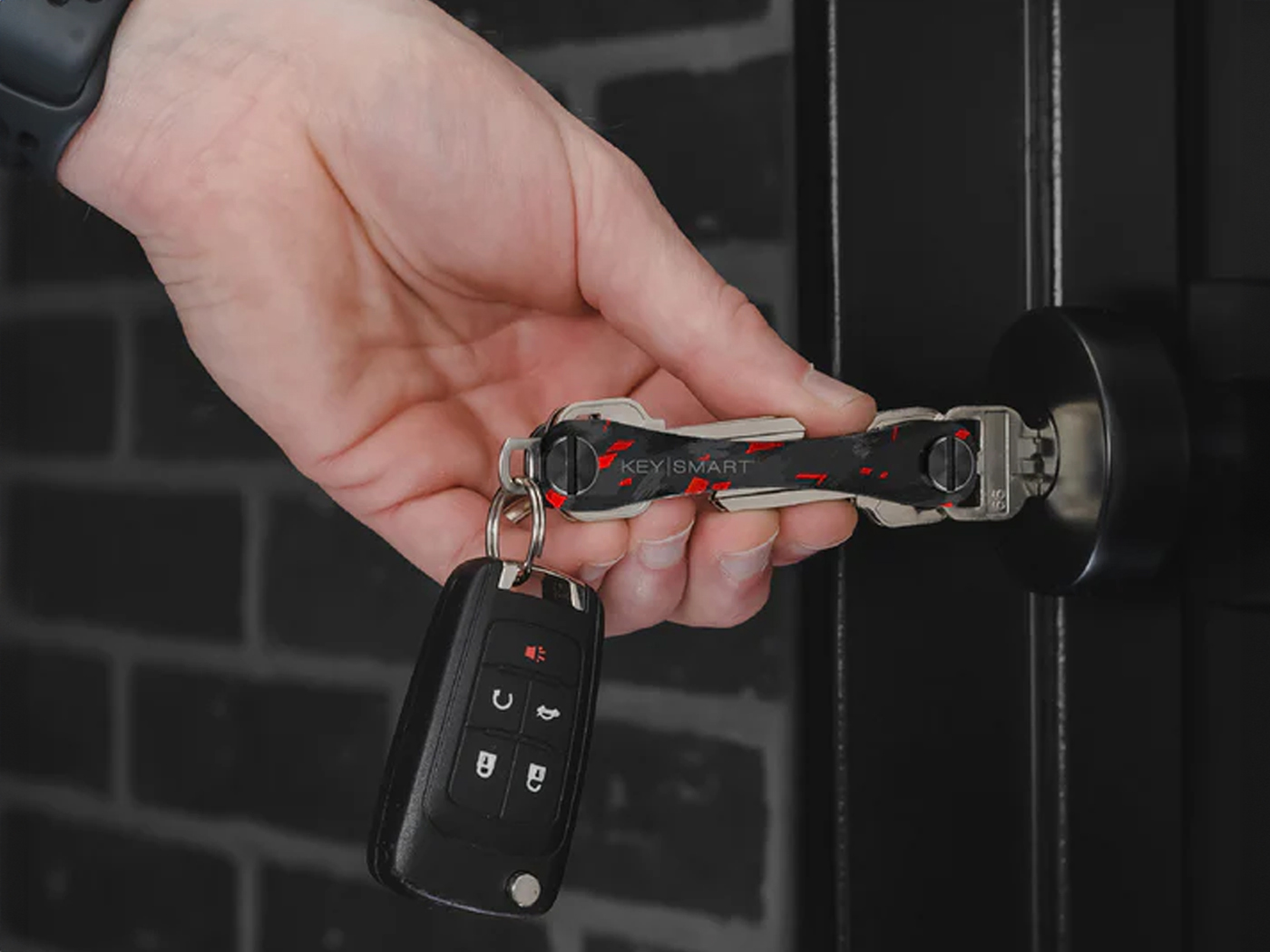 KeySmart Compact Keyholder Red Forged Carbon | Knifestore